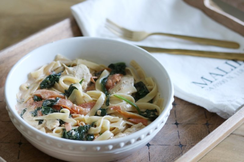 Light and Easy Tuscan Chicken Pasta - sparkleshinylove